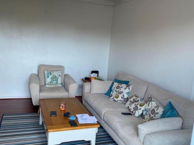 3 Bed Flat, Springwell Court, TW4