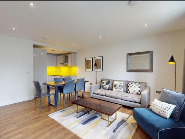 3 Bed Flat, Twyne House, E1