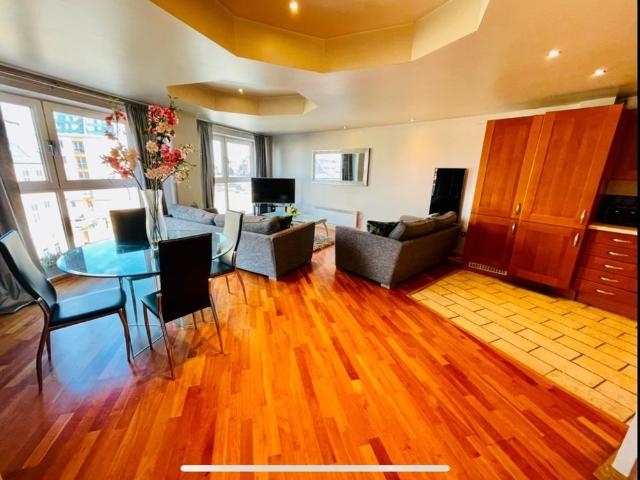 3 Bed Flat, The Bridge Apartments, LS10