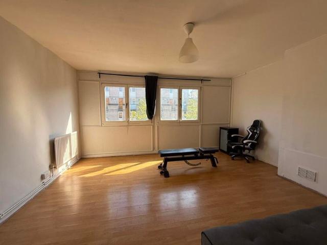 3 Bed Flat to Near Canary Wharf, E14. Family Only