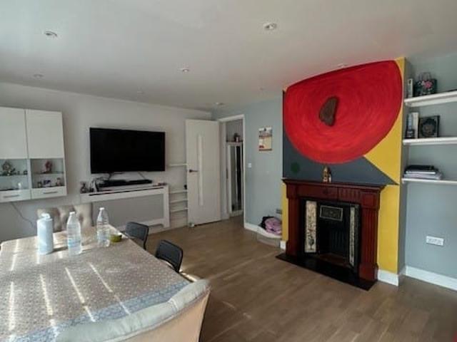 3 bed Flat To Let, Guide Price £2,400 pcm