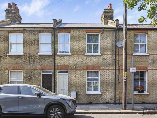 3 bed flat to rent