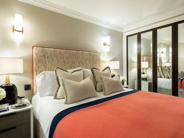 3 bed apartment to rent Prince of Wales Terrace, High Street Kensington W8