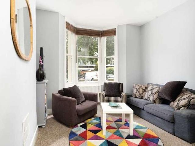 3 bed flat to rent