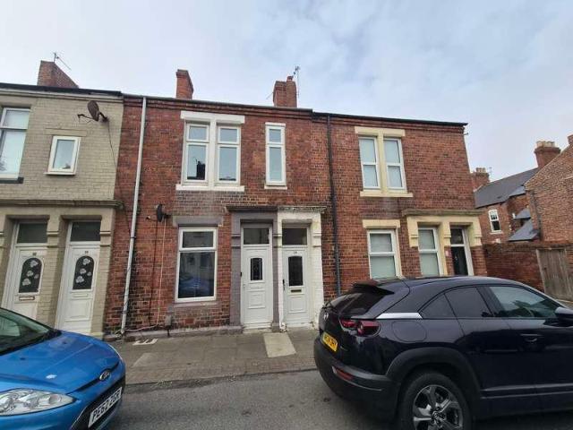 3 bed flat to rent