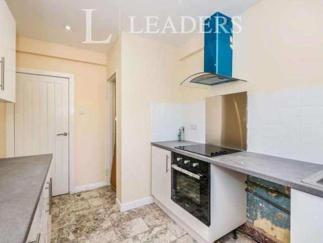 3 bed flat to rent