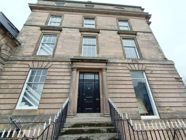 3 bed flat to rent
