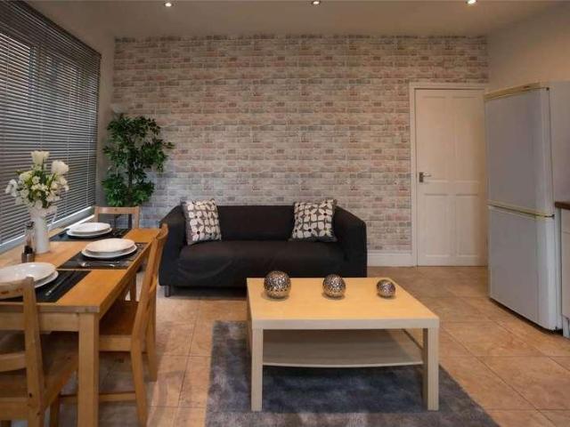 3 bed flat to rent