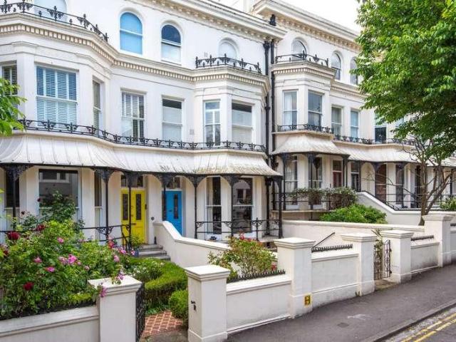 3 bed flat to rent