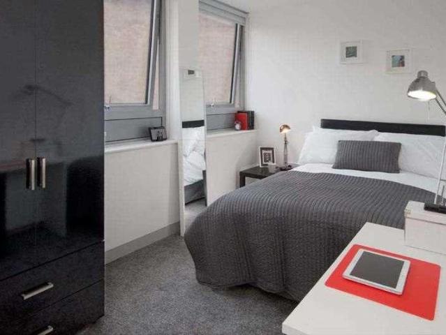 3 bed flat to rent