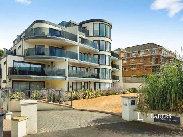 3 bed flat to rent