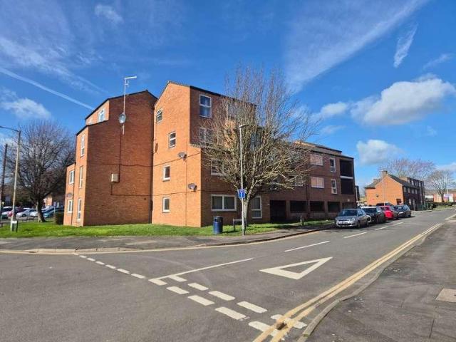 3 bed flat to rent