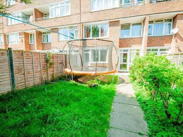 3 bed flat to rent