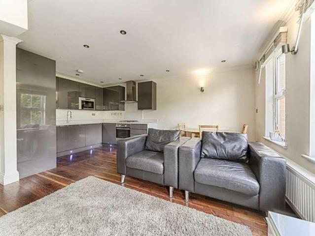 3 bed flat to rent