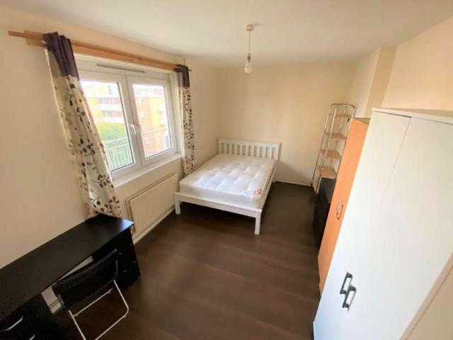 3 bed flat to rent