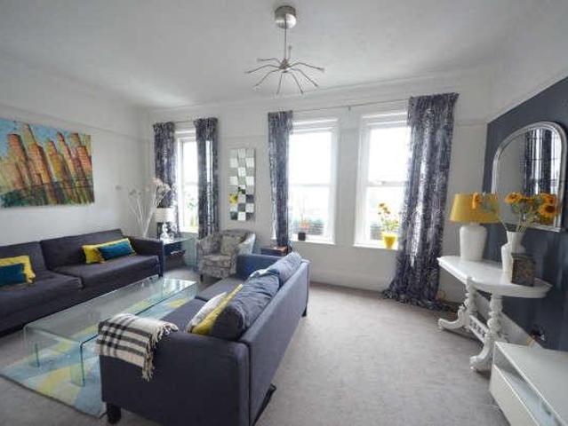 3 bed flat to rent
