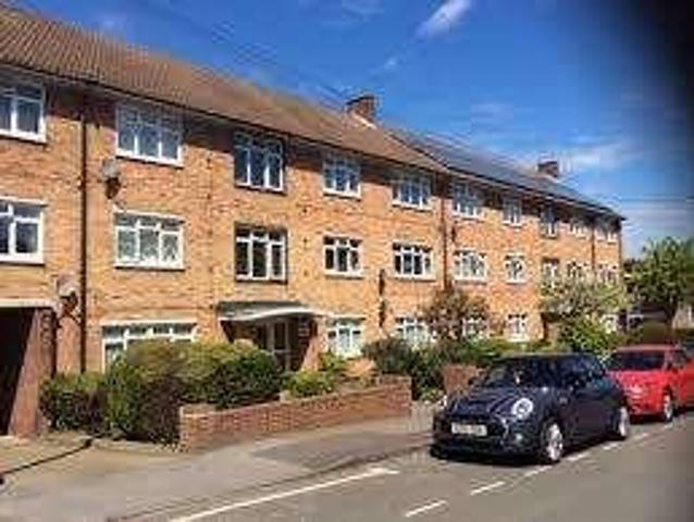 3 bed flat to rent