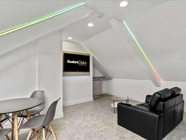 3 bed flat to rent