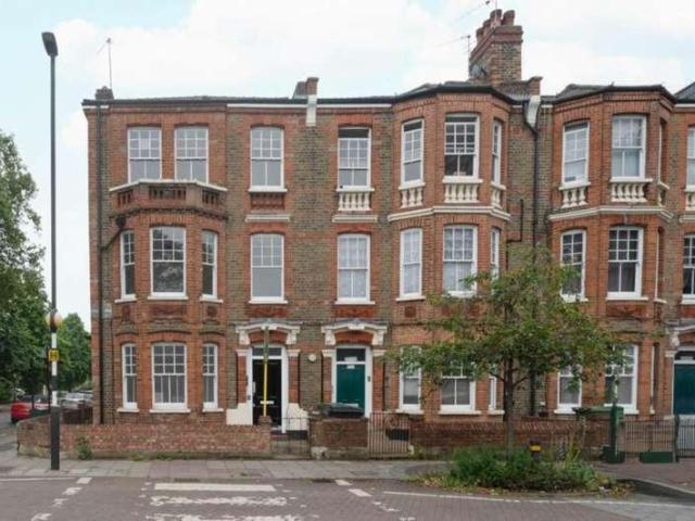 3 bed flat to rent