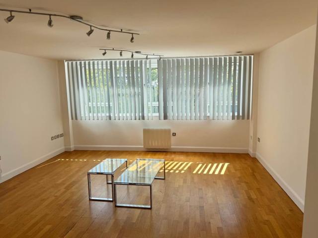 3 bed flat to rent