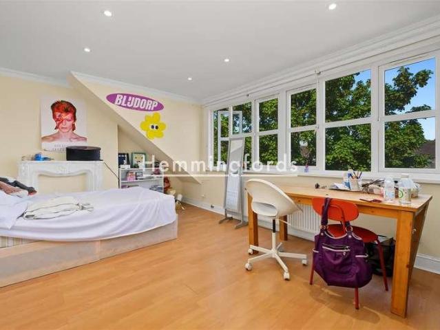 3 bed flat to rent