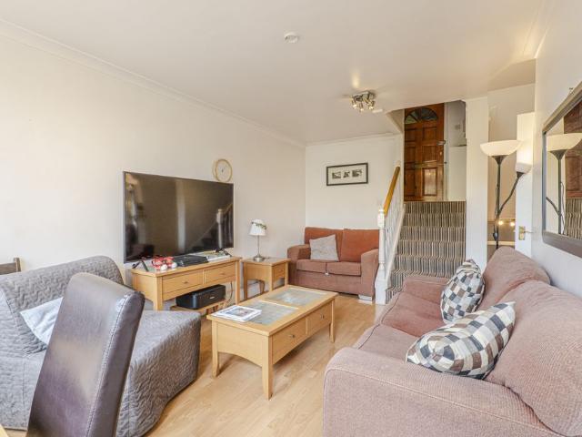 3 bed flat to rent