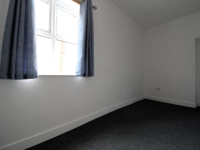 3 bed flat to rent High Street, Burton on Trent DE14