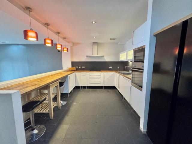 3 bed flat to rent in Oldham Street, Manchester, M1