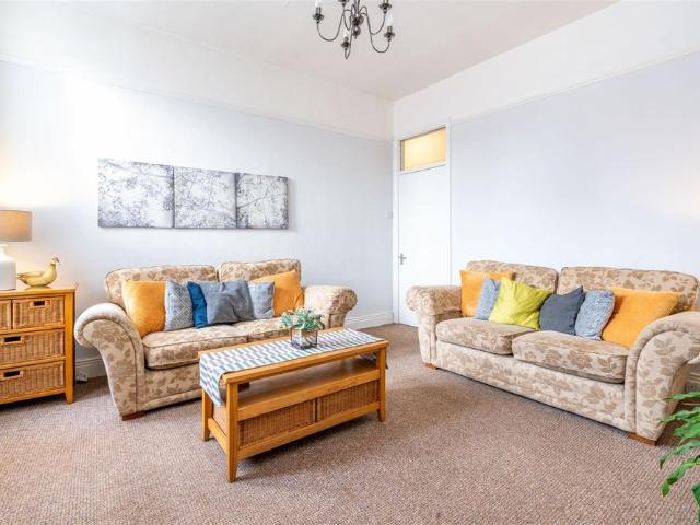 3 bed flat to rent in Sackville Road, Newcastle Upon Tyne, NE6