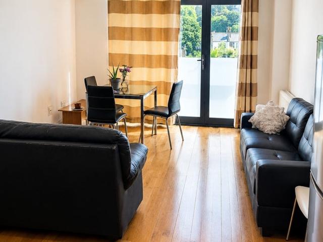 3 bed flat to rent Tyler Street, Greenwich SE10
