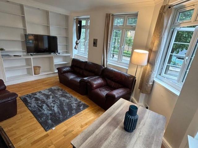 3 Bed Flat, Townshend Court, NW8