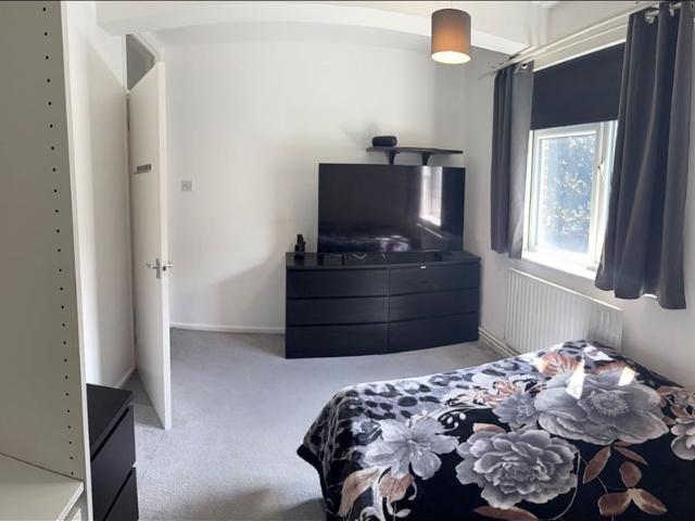 3 Bed Flat, Vermont Road, SW18