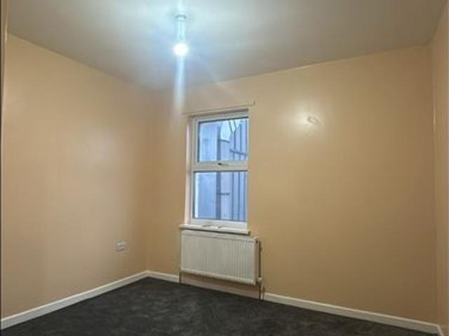 3 Bed Flat, Victoria Road, E6