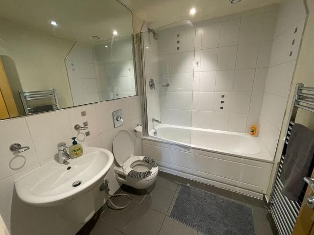 3 Bed Flat, Waterloo Street, LS10