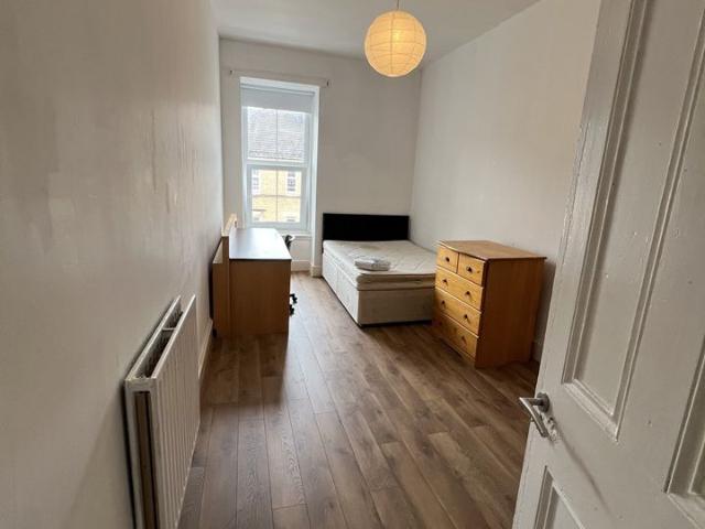 3 Bed Flat, West End Park Street, G3