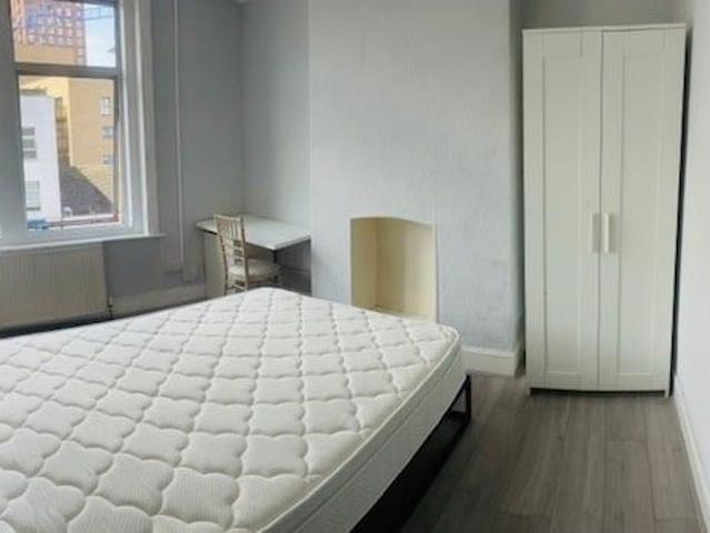 3 Bed Flat, West Hendon Broadway, NW9