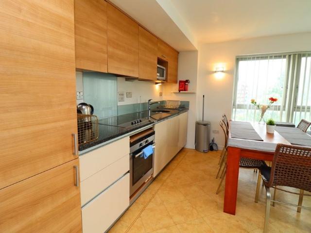 3 Bed Flat, West Parkside, SE10