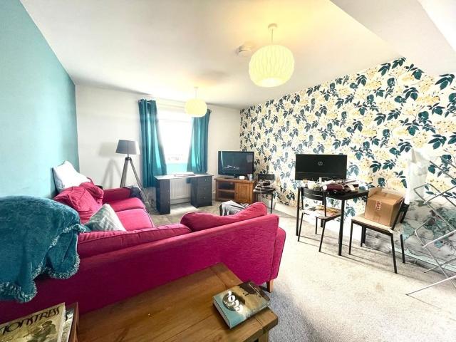 3 Bed Flat, Westbury On Trym, BS10