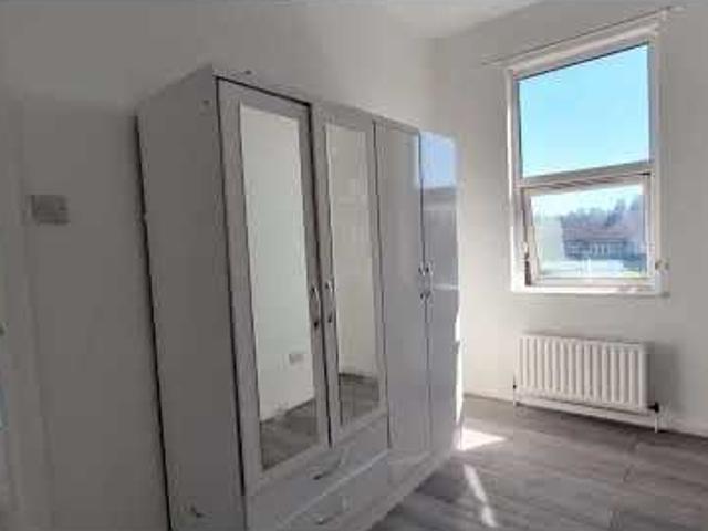 3 Bed Flat, White Hart Lane, N17