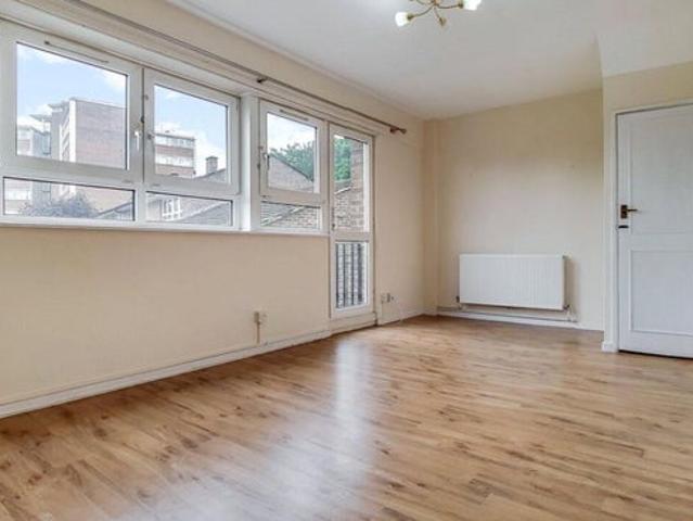 3 bed flat whole property SW19