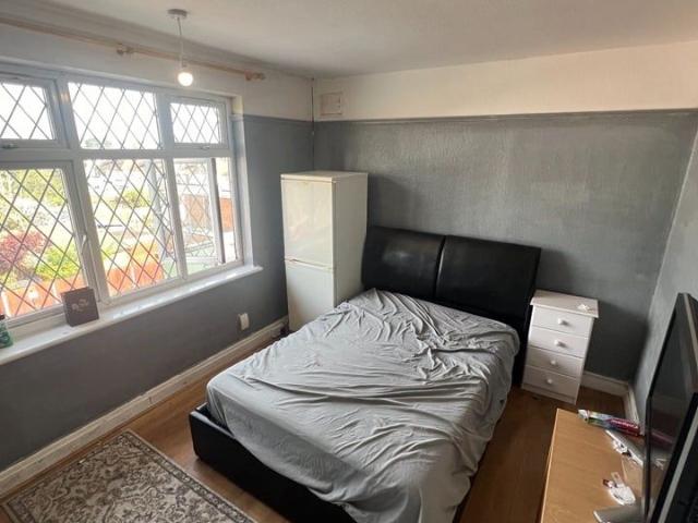 3 Bed Flat, Windermere Avenue, HA9
