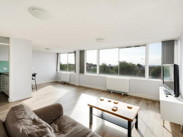 3 Bed Flat