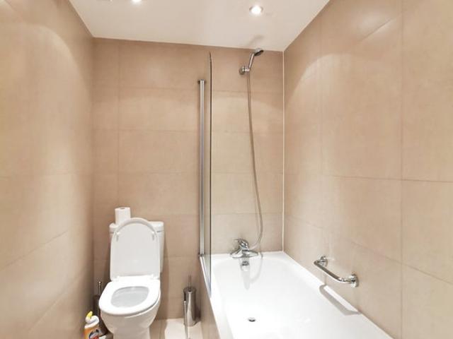 3 bed flat, 5 mins walk from Earls Court