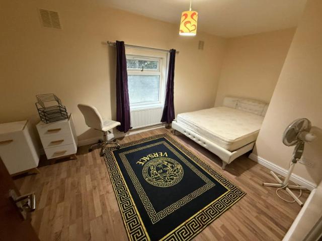 3 Bed Fully Furnished Flat Bristol Road, Selly Oak