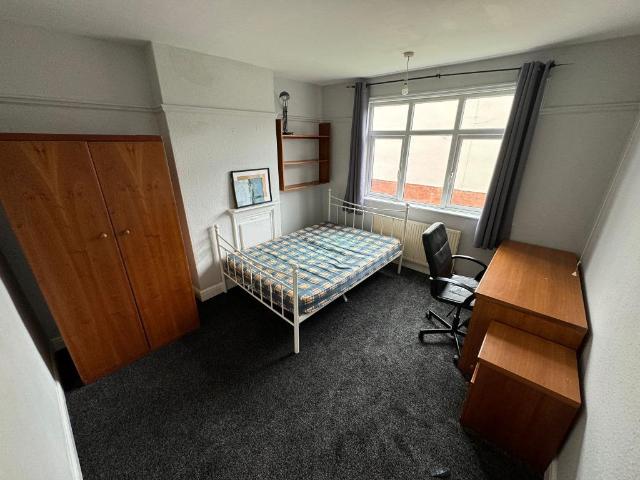 3 Bed Greenfield Street, Nottingham. 3 bed semi detached house to rent £1,495 pcm £345 pw