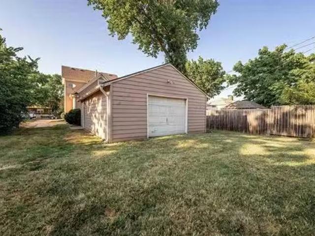 3 Bed Home in Salina, Salina 3 Bedroom 2 Bath