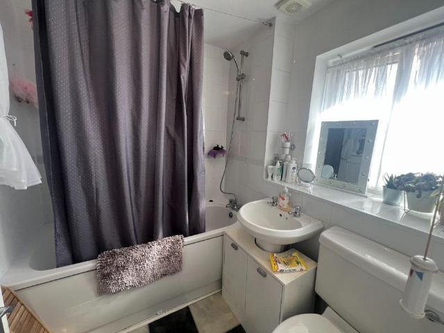 3 Bed House Terraced