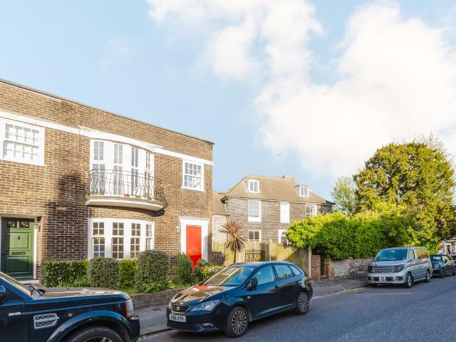 3 Bed House To Let