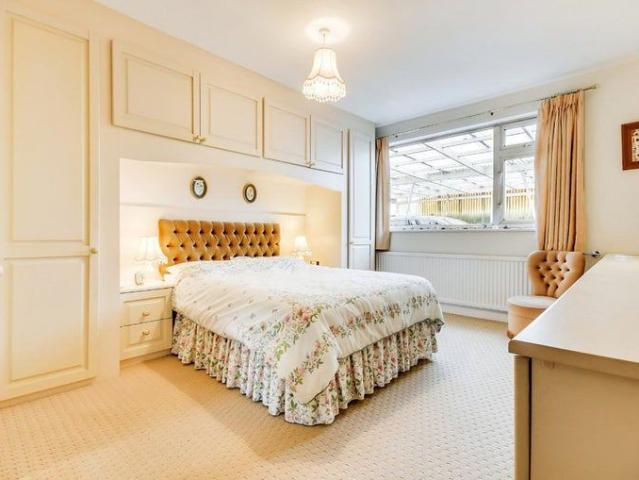 3 Bed House to let in Rainham