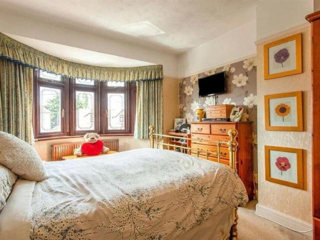 3 Bed House to let in Rainham